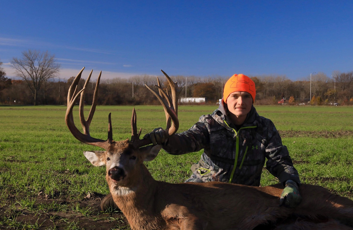 Non-typical buck's green score is enough to get into top 10 in Indiana ...