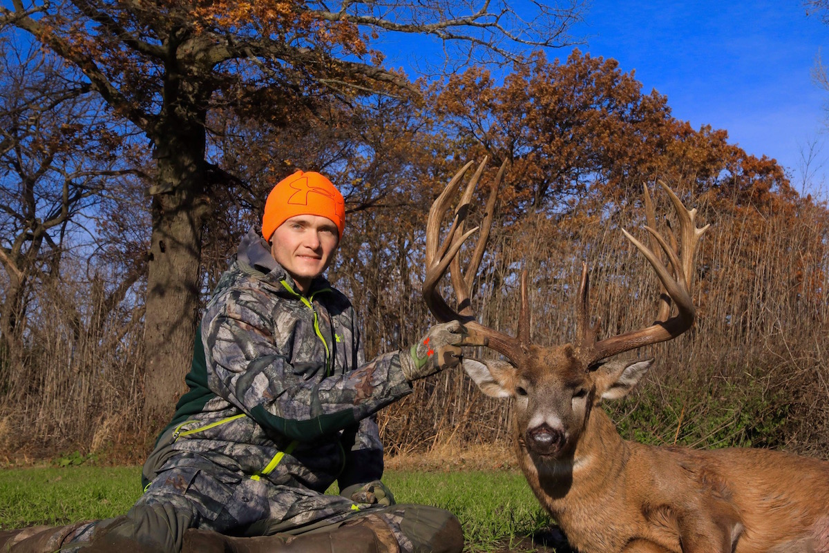 Non-typical buck's green score is enough to get into top 10 in Indiana ...