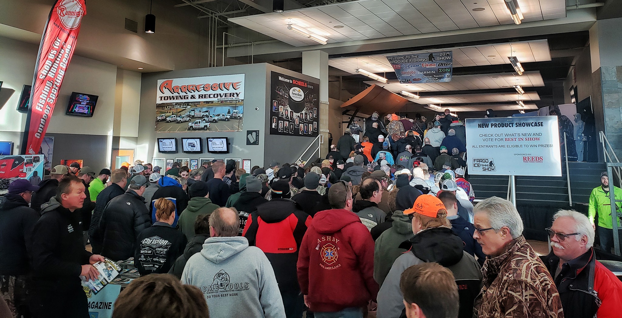 Show Entrance - MidWest Outdoors