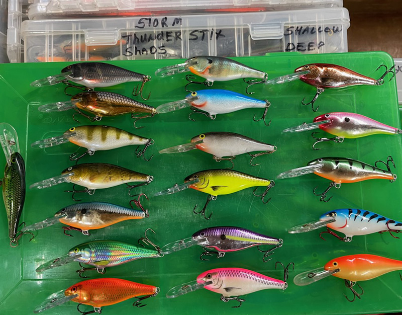Choosing Lure Colors - MidWest Outdoors